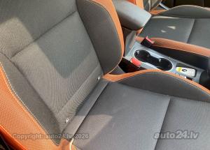 Black Renault Captur 2020 in Tallinn, with an engine capacity of 1.50 L and mileage of 136 thousand km for 13900 €, photo 9 on AUTOMOTO.COM.LV