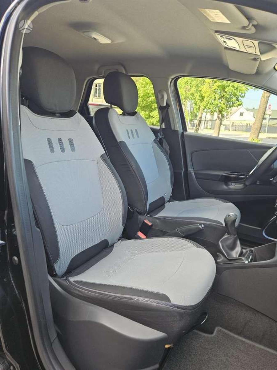 Black Renault Captur 2016 in Siauliai, with an engine capacity of 1.50 L and mileage of 217 thousand km for 6450 €, photo 18 on AUTOMOTO.COM.LV
