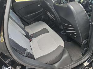 Black Renault Captur 2016 in Siauliai, with an engine capacity of 1.50 L and mileage of 217 thousand km for 6450 €, photo 19 on AUTOMOTO.COM.LV
