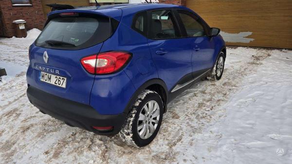 Blue Renault Captur 2014 in Taurage, with an engine capacity of 1.50 L and mileage of 200 thousand km for 4600 €, photo 3 on AUTOMOTO.COM.LV