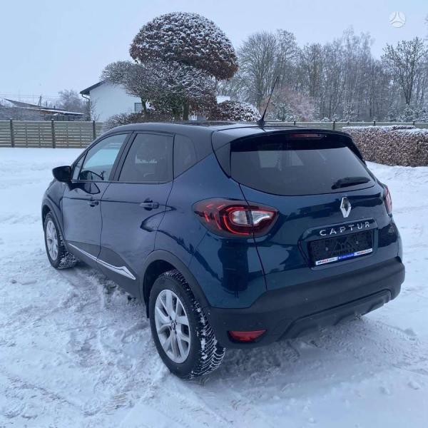Zils Renault Captur 2019 Marijampole, ar dzinēja tilpumu 0.90 L un nobraukumu 40 tūkst. km par 9900 €, foto 2 vietnē AUTOMOTO.COM.LV