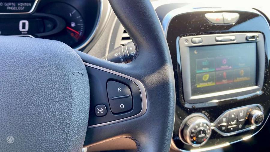 Zils Renault Captur 2019 Marijampole, ar dzinēja tilpumu 0.90 L un nobraukumu 40 tūkst. km par 8500 €, foto 20 vietnē AUTOMOTO.COM.LV