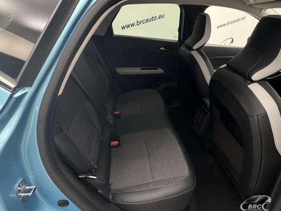 Blue Renault Captur 2021 in Vilnius, with an engine capacity of 1.33 L and mileage of 57 thousand km for 14300 €, photo 12 on AUTOMOTO.COM.LV
