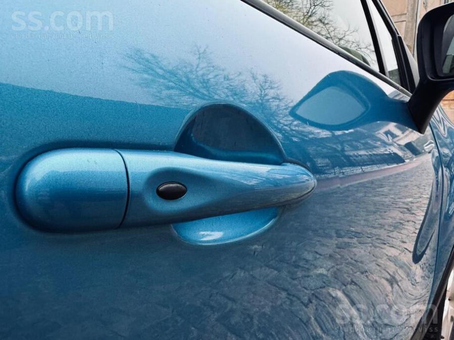 Blue Renault Captur 2014 in Cesis, with an engine capacity of 1.20 L and mileage of 0 thousand km for 7990 €, photo 10 on AUTOMOTO.COM.LV