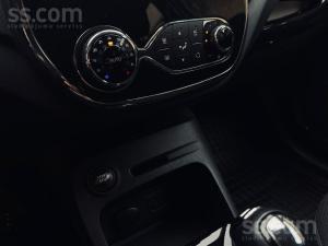Blue Renault Captur 2014 in Cesis, with an engine capacity of 1.20 L and mileage of 0 thousand km for 7990 €, photo 19 on AUTOMOTO.COM.LV