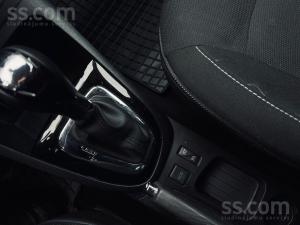 Blue Renault Captur 2014 in Cesis, with an engine capacity of 1.20 L and mileage of 0 thousand km for 7990 €, photo 20 on AUTOMOTO.COM.LV