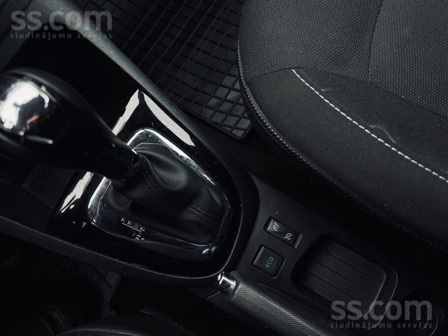 Blue Renault Captur 2014 in Cesis, with an engine capacity of 1.20 L and mileage of 0 thousand km for 7990 €, photo 20 on AUTOMOTO.COM.LV
