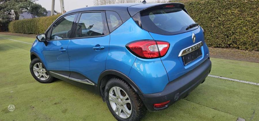 Blue Renault Captur 2015 in Ukmerge, with an engine capacity of 1.00 L and mileage of 190 thousand km for 5200 €, photo 6 on AUTOMOTO.COM.LV