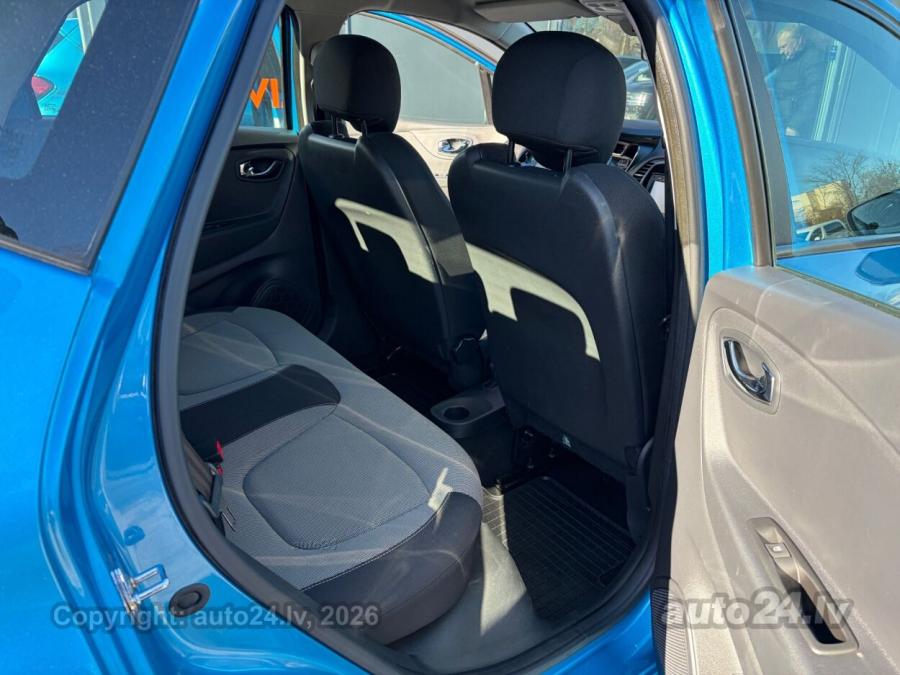 Zils Renault Captur 2016 Tallina, ar dzinēja tilpumu 1.50 L un nobraukumu 209 tūkst. km par 7990 €, foto 8 vietnē AUTOMOTO.COM.LV