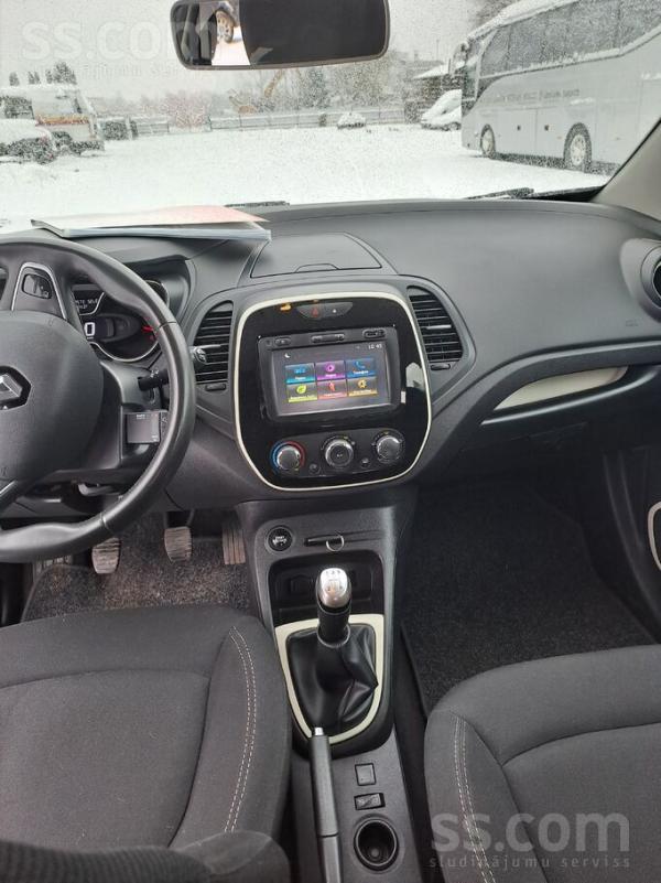 Blue Renault Captur 2018 in Rezekne, with an engine capacity of 1.50 L and mileage of 84 thousand km for 11200 €, photo 3 on AUTOMOTO.COM.LV