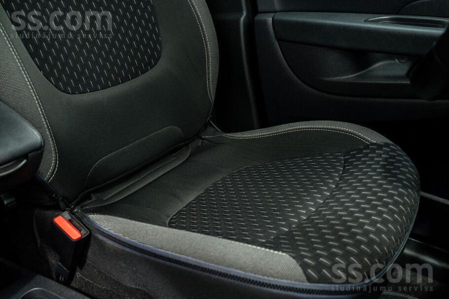 Zils Renault Captur 2019 Rīga, ar dzinēja tilpumu 1.50 L un nobraukumu 0 tūkst. km par 10900 €, foto 18 vietnē AUTOMOTO.COM.LV
