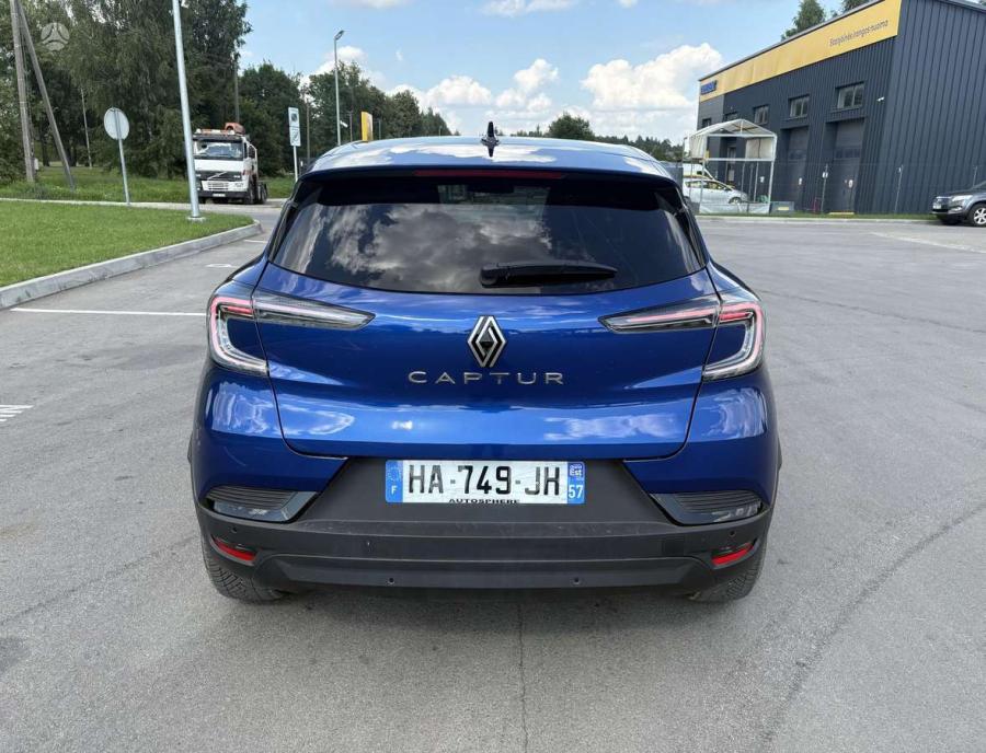 Blue Renault Captur 2024 in Taurage, with an engine capacity of 1.00 L and mileage of 22 thousand km for 14000 €, photo 7 on AUTOMOTO.COM.LV