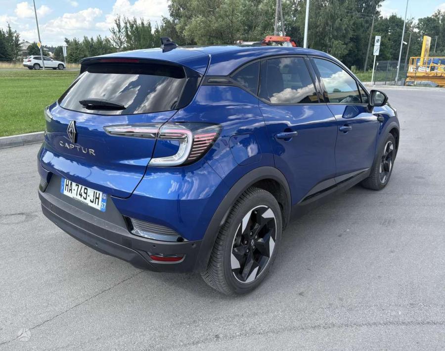 Blue Renault Captur 2024 in Taurage, with an engine capacity of 1.00 L and mileage of 22 thousand km for 14000 €, photo 8 on AUTOMOTO.COM.LV