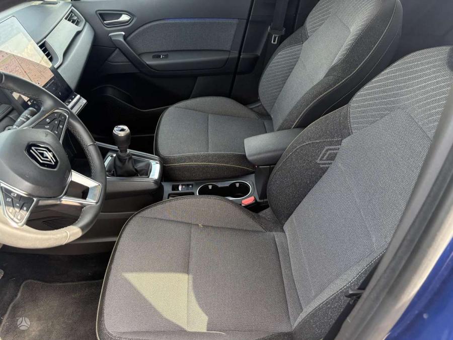 Blue Renault Captur 2024 in Taurage, with an engine capacity of 1.00 L and mileage of 22 thousand km for 14000 €, photo 11 on AUTOMOTO.COM.LV