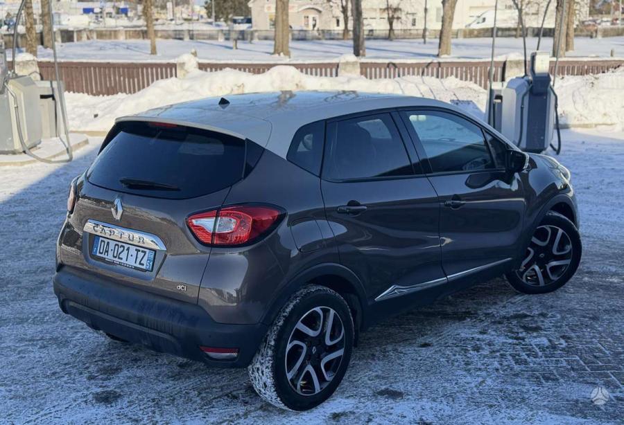 Brūns Renault Captur 2014 Tauragė, ar dzinēja tilpumu 1.50 L un nobraukumu 164 tūkst. km par 5700 €, foto 20 vietnē AUTOMOTO.COM.LV