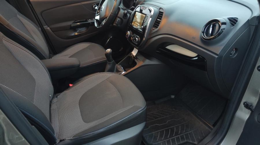 Brown Renault Captur 2014 in Riga, with an engine capacity of 1.50 L and mileage of 208 thousand km for 7990 €, photo 10 on AUTOMOTO.COM.LV