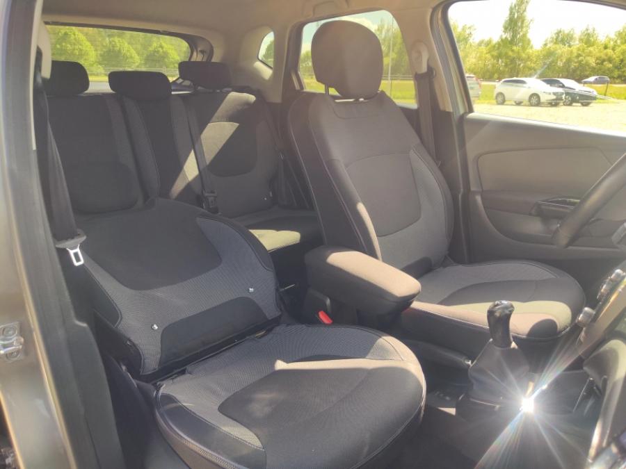 Brown Renault Captur 2014 in Riga, with an engine capacity of 1.50 L and mileage of 208 thousand km for 7990 €, photo 26 on AUTOMOTO.COM.LV