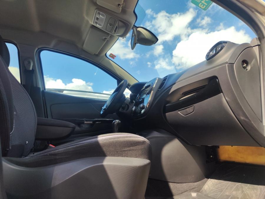 Brown Renault Captur 2014 in Riga, with an engine capacity of 1.50 L and mileage of 208 thousand km for 7990 €, photo 34 on AUTOMOTO.COM.LV