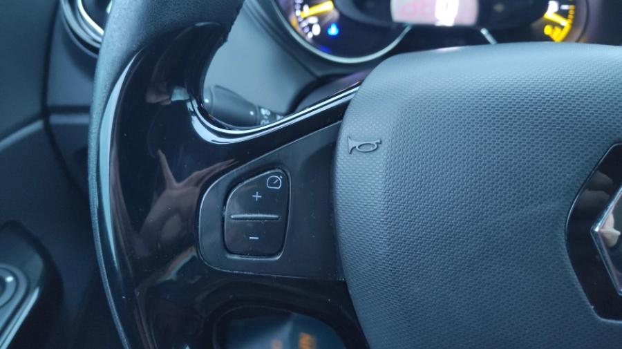 Brown Renault Captur 2014 in Riga, with an engine capacity of 1.50 L and mileage of 208 thousand km for 7990 €, photo 42 on AUTOMOTO.COM.LV