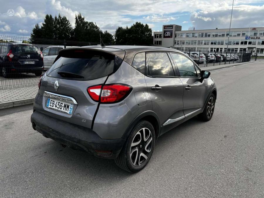 Brown Renault Captur 2016 in Taurage, with an engine capacity of 1.46 L and mileage of 227 thousand km for 2990 €, photo 5 on AUTOMOTO.COM.LV