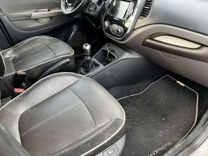 Brown Renault Captur 2016 in Taurage, with an engine capacity of 1.46 L and mileage of 227 thousand km for 2990 €, photo 7 on AUTOMOTO.COM.LV