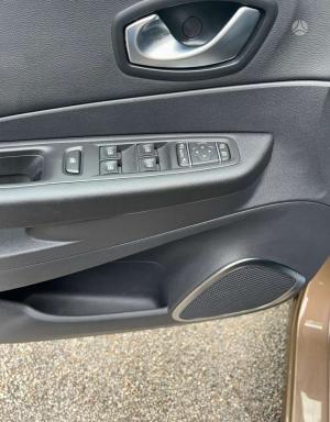 Brown Renault Captur 2018 in Taurage, with an engine capacity of 1.46 L and mileage of 192 thousand km for 7900 €, photo 8 on AUTOMOTO.COM.LV