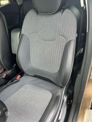 Brown Renault Captur 2018 in Taurage, with an engine capacity of 1.46 L and mileage of 192 thousand km for 7900 €, photo 9 on AUTOMOTO.COM.LV