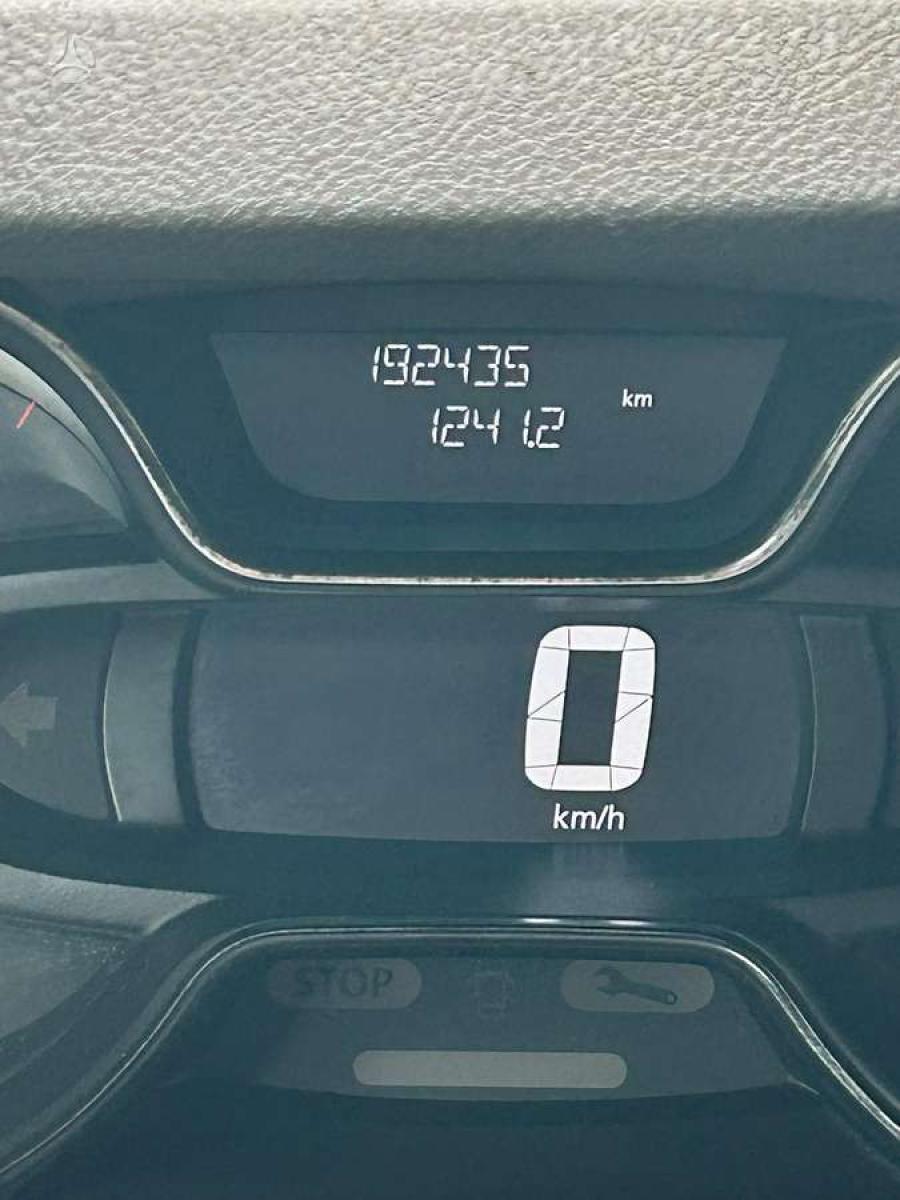Brown Renault Captur 2018 in Taurage, with an engine capacity of 1.46 L and mileage of 192 thousand km for 7900 €, photo 12 on AUTOMOTO.COM.LV