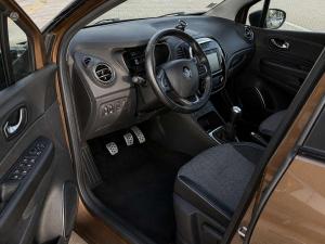 Brown Renault Captur 2018 in Vilnius, with an engine capacity of 1.46 L and mileage of 193 thousand km for 8400 €, photo 13 on AUTOMOTO.COM.LV