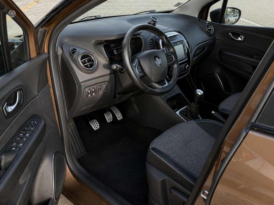 Brown Renault Captur 2018 in Vilnius, with an engine capacity of 1.46 L and mileage of 193 thousand km for 8400 €, photo 13 on AUTOMOTO.COM.LV