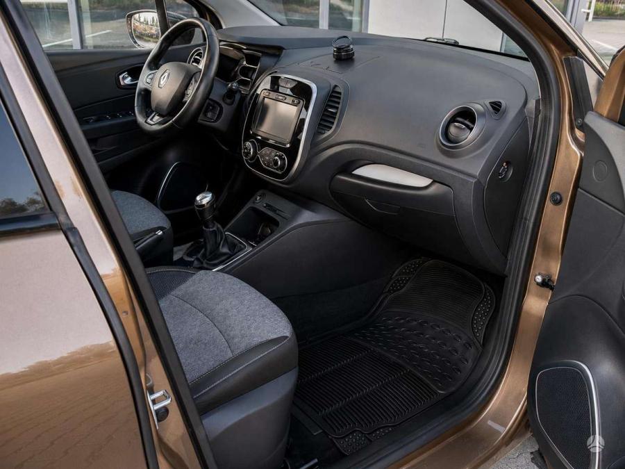 Brown Renault Captur 2018 in Vilnius, with an engine capacity of 1.46 L and mileage of 193 thousand km for 8400 €, photo 17 on AUTOMOTO.COM.LV