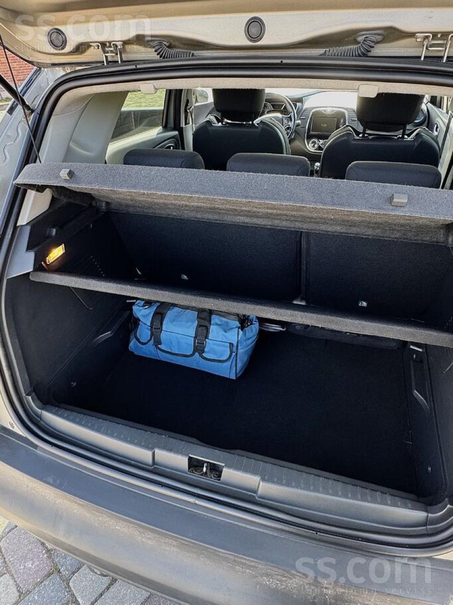 Brūns Renault Captur 2013 Daugavpils, ar dzinēja tilpumu 1.20 L un nobraukumu 67 tūkst. km par 7000 €, foto 5 vietnē AUTOMOTO.COM.LV
