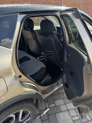Brūns Renault Captur 2013 Daugavpils, ar dzinēja tilpumu 1.20 L un nobraukumu 67 tūkst. km par 7000 €, foto 9 vietnē AUTOMOTO.COM.LV