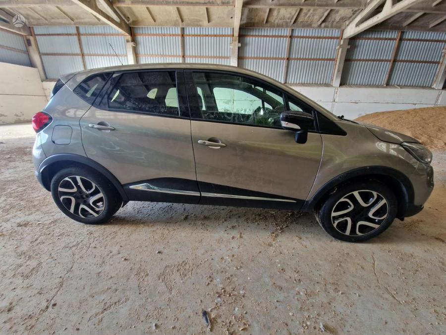 Brown Renault Captur 2015 in Rokiskis, with an engine capacity of 0.90 L and mileage of 75 thousand km for 4000 €, photo 4 on AUTOMOTO.COM.LV