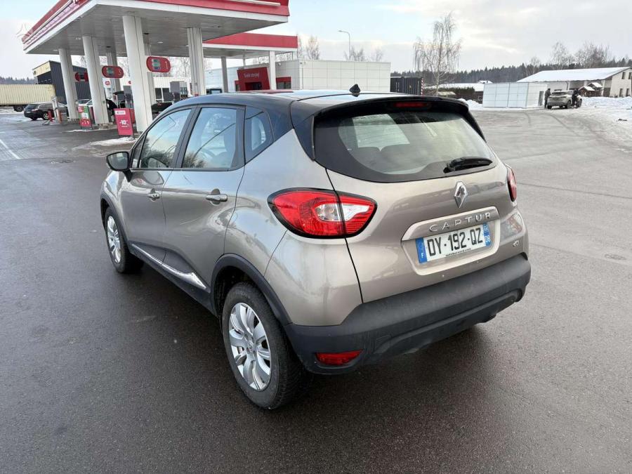 Brūns Renault Captur 2016 Tauragė, ar dzinēja tilpumu 1.46 L un nobraukumu 155 tūkst. km par 4800 €, foto 3 vietnē AUTOMOTO.COM.LV