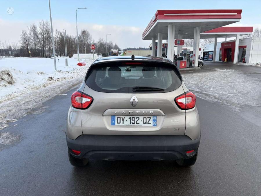 Brūns Renault Captur 2016 Tauragė, ar dzinēja tilpumu 1.46 L un nobraukumu 155 tūkst. km par 4800 €, foto 4 vietnē AUTOMOTO.COM.LV