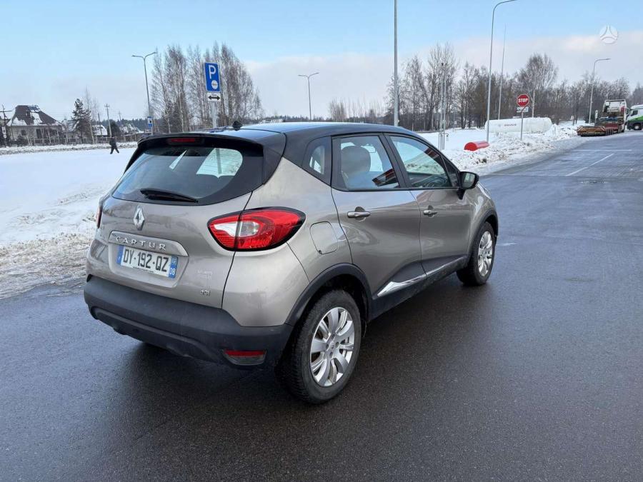 Brūns Renault Captur 2016 Tauragė, ar dzinēja tilpumu 1.46 L un nobraukumu 155 tūkst. km par 4800 €, foto 5 vietnē AUTOMOTO.COM.LV