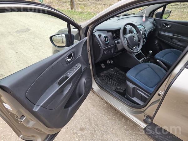 Brown Renault Captur 2016 in Riga, with an engine capacity of 0.90 L and mileage of 0 thousand km for 6300 €, photo 8 on AUTOMOTO.COM.LV