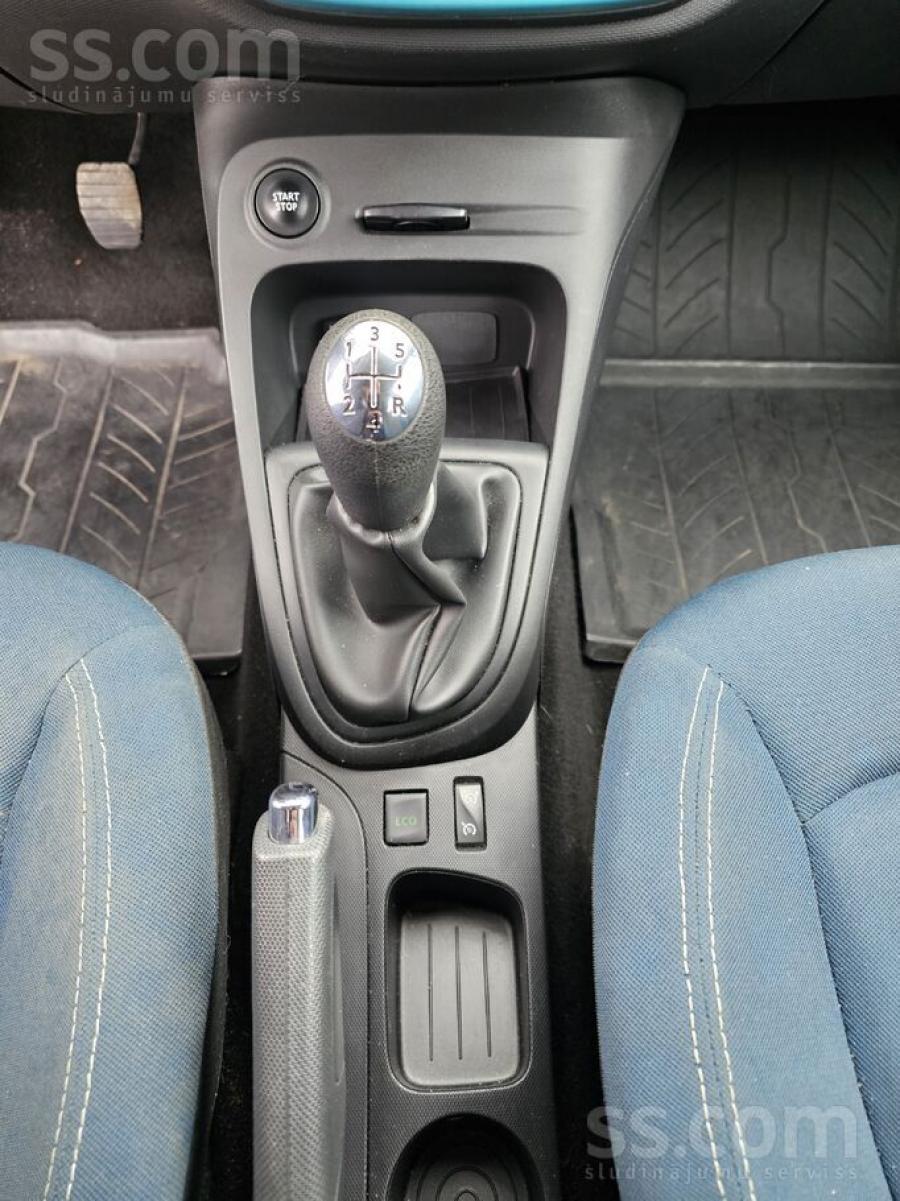 Brown Renault Captur 2016 in Riga, with an engine capacity of 0.90 L and mileage of 0 thousand km for 6300 €, photo 10 on AUTOMOTO.COM.LV