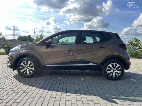 Brown Renault Captur 2018 in Siauliai, with an engine capacity of 1.20 L and mileage of 62 thousand km for 9800 €, photo 5 on AUTOMOTO.COM.LV