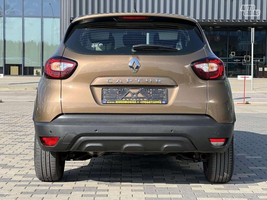 Brūns Renault Captur 2018 Šauļi, ar dzinēja tilpumu 1.20 L un nobraukumu 62 tūkst. km par 9800 €, foto 7 vietnē AUTOMOTO.COM.LV