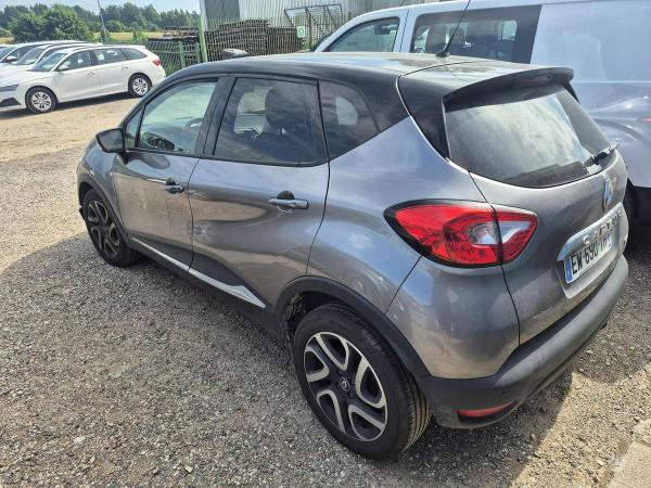 Brown Renault Captur 2017 in Taurage, with an engine capacity of 1.50 L and mileage of 100 thousand km for 4600 €, photo 4 on AUTOMOTO.COM.LV