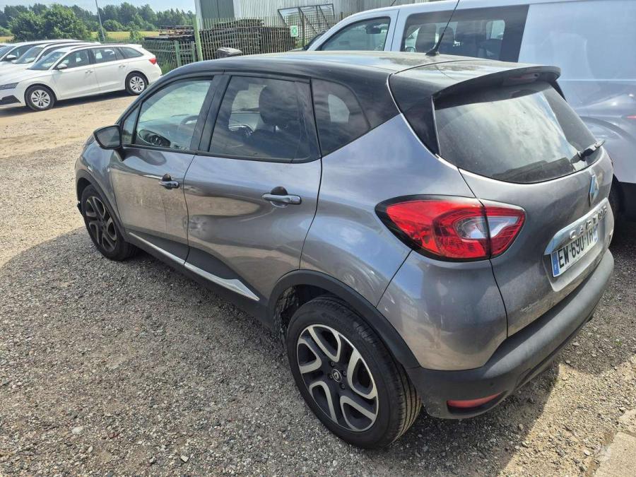 Brown Renault Captur 2017 in Taurage, with an engine capacity of 1.50 L and mileage of 100 thousand km for 4600 €, photo 5 on AUTOMOTO.COM.LV