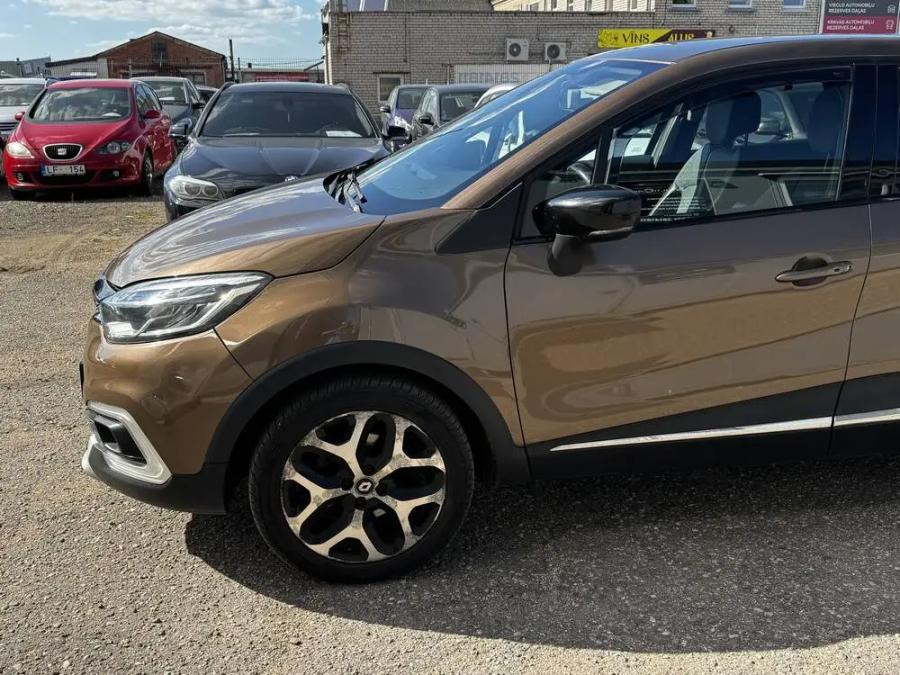 Brown Renault Captur 2018 in Daugavpils, with an engine capacity of 1.50 L and mileage of 140 thousand km for 9590 €, photo 8 on AUTOMOTO.COM.LV