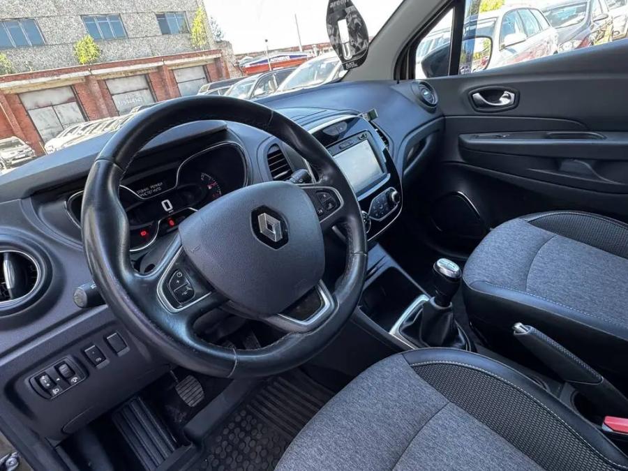 Brown Renault Captur 2018 in Daugavpils, with an engine capacity of 1.50 L and mileage of 140 thousand km for 9590 €, photo 14 on AUTOMOTO.COM.LV