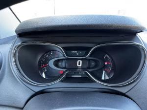 Brown Renault Captur 2018 in Daugavpils, with an engine capacity of 1.50 L and mileage of 140 thousand km for 9590 €, photo 17 on AUTOMOTO.COM.LV