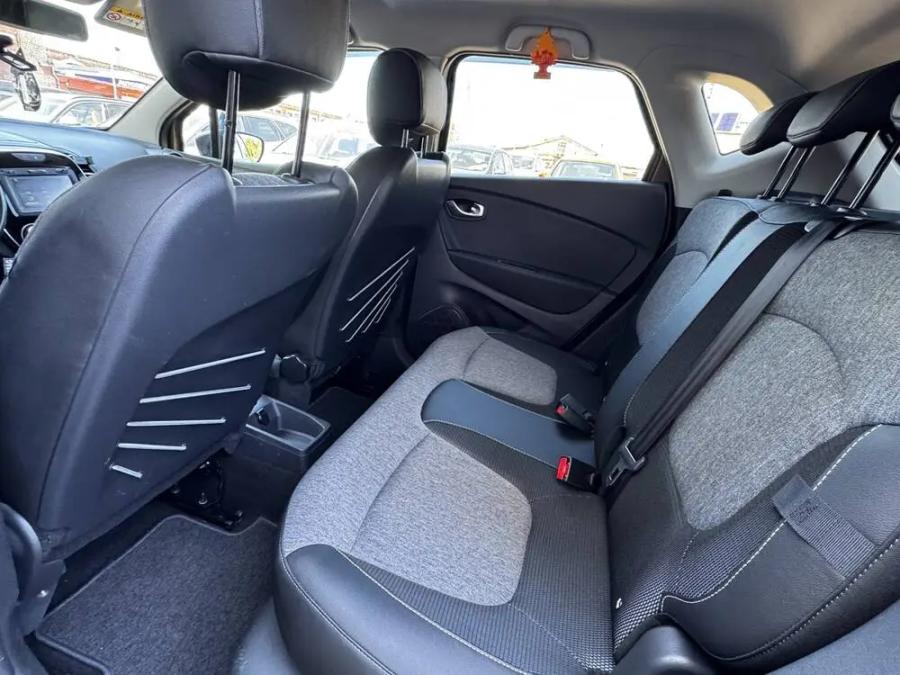 Brown Renault Captur 2018 in Daugavpils, with an engine capacity of 1.50 L and mileage of 140 thousand km for 9590 €, photo 26 on AUTOMOTO.COM.LV