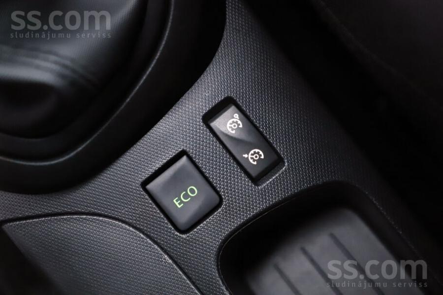 Renault Captur 2014 in Tukums, with an engine capacity of 0.90 L and mileage of 195 thousand km for 6750 €, photo 13 on AUTOMOTO.COM.LV