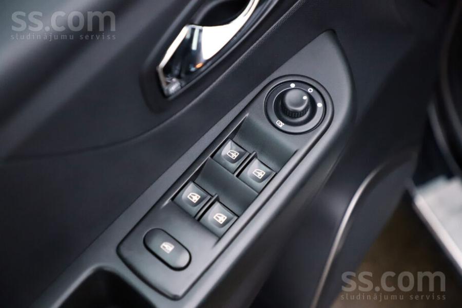 Renault Captur 2014 in Tukums, with an engine capacity of 0.90 L and mileage of 195 thousand km for 6750 €, photo 14 on AUTOMOTO.COM.LV