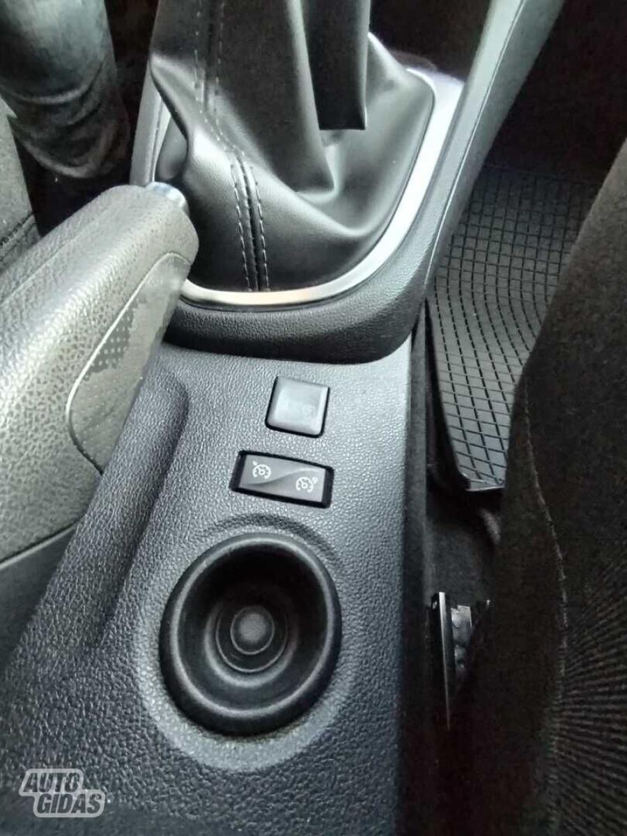 Renault Captur 2019 in Siauliai, with an engine capacity of 0.90 L and mileage of 32 thousand km for 9800 €, photo 12 on AUTOMOTO.COM.LV